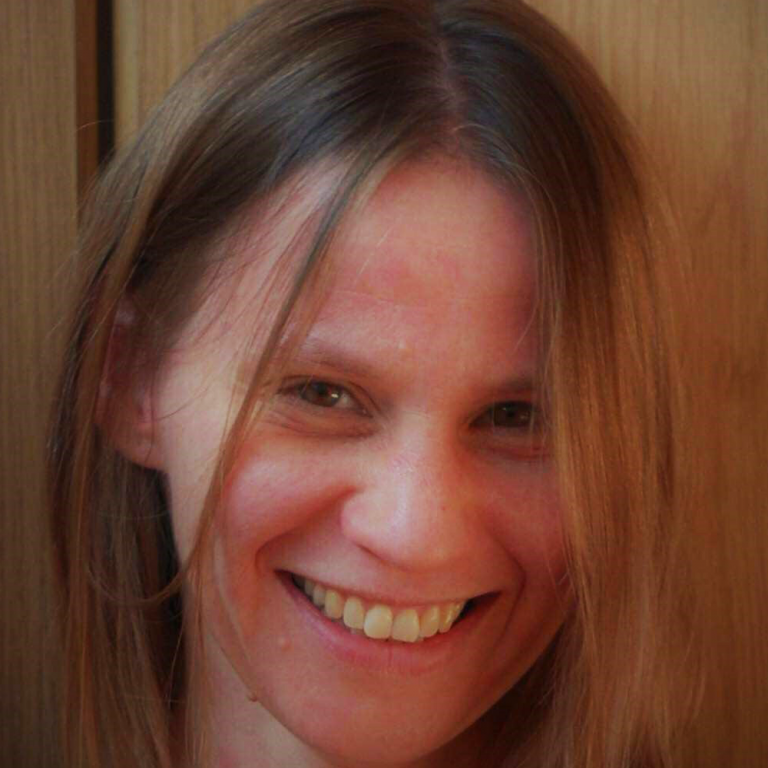 simone-wolf - Per Mertesacker Stiftung